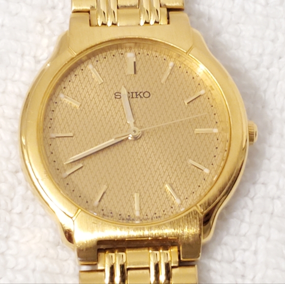 Seiko | Accessories | Vintage Seiko Womens Gold Tone Stainless Steel Base Metal Quartz Watch ...